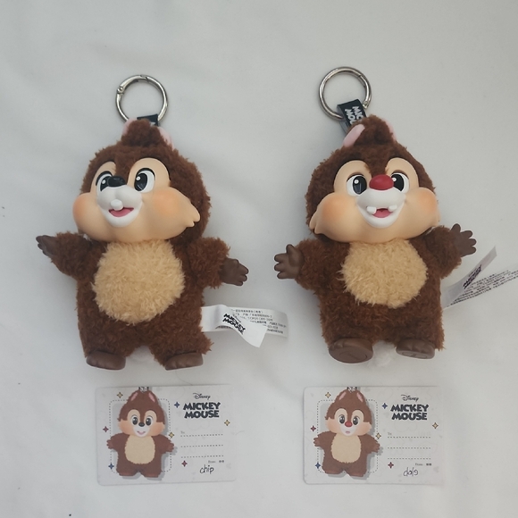 POP MART | Accessories | Pop Mart Mickey Family Cute Together Chip And ...